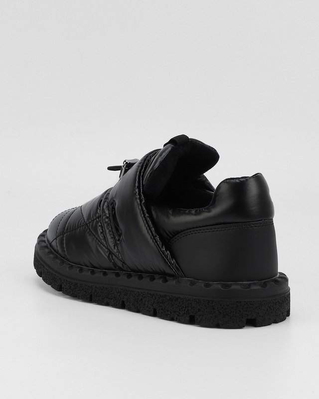 Дутики-полуботинки со стеганой фактурой и функциональными шнурками на высокой рельефной подошве ...