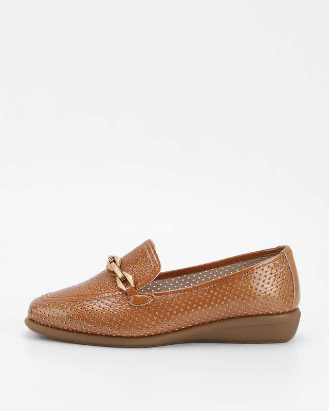 Лоферы увеличенной полноты из натуральной кожи со сквозной перфорацией ...