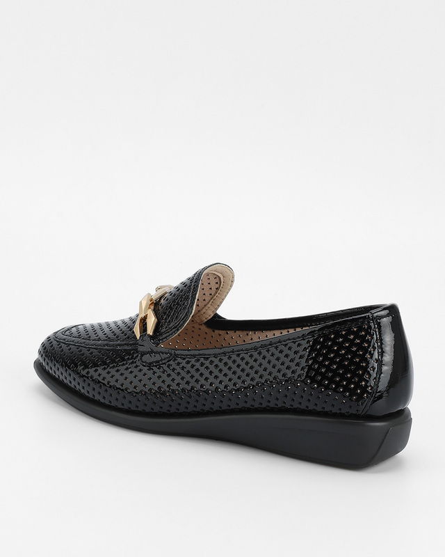 Лоферы увеличенной полноты из натуральной кожи со сквозной перфорацией ...