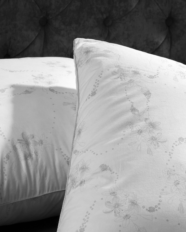 Подушка «Сакура» Daune Royal 178164 купить за 4999.0 рублей в интернет ...