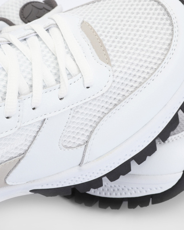 Кожаные кроссовки с сетчатой подкладкой и абсорбирующей стелькой ...