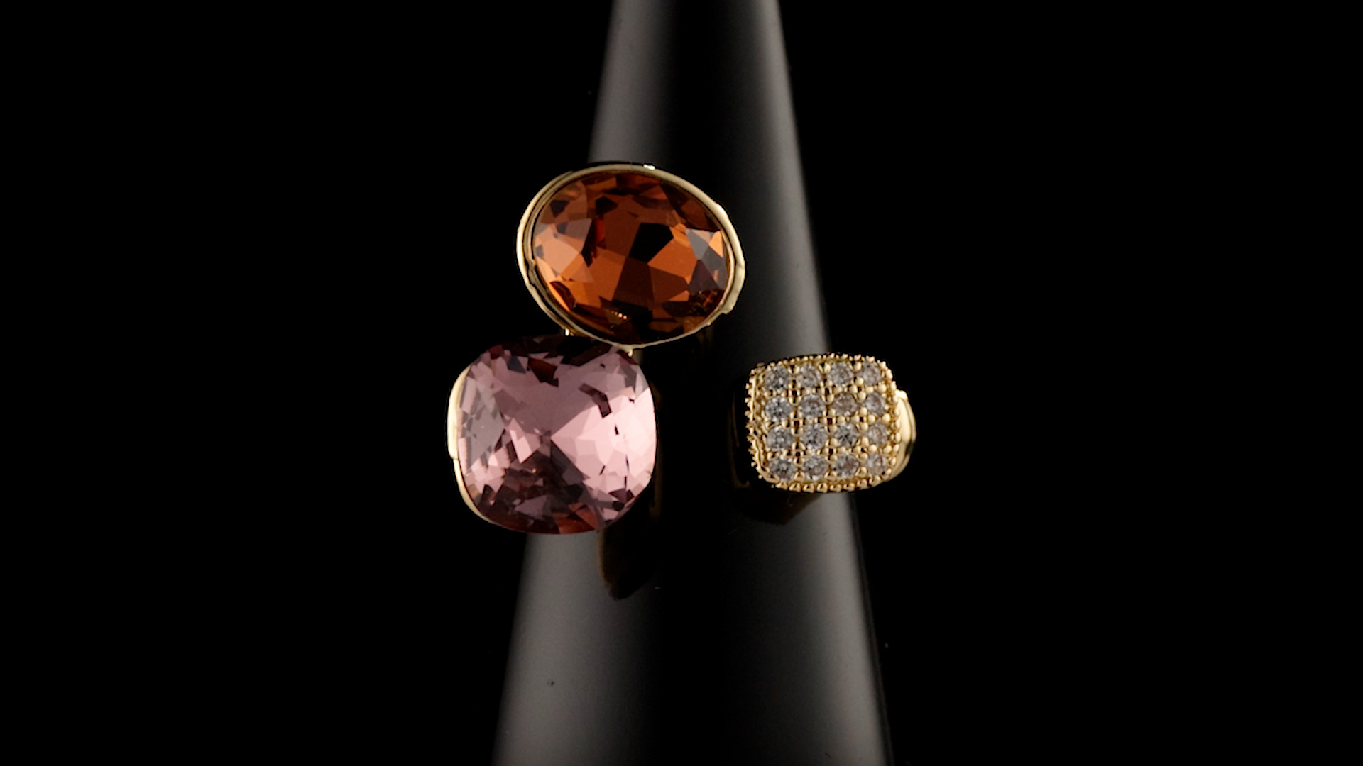 Кольцо с цирконами и хрустальным стеклом Selena 190132 купить за 1990.0 ...